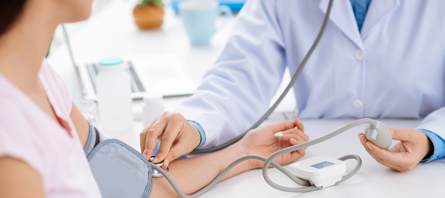 Lavt blodtrykk: En komplett guide (Symptomer, årsaker, behandling)